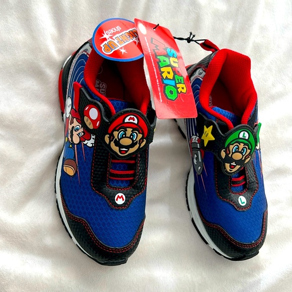 Nintendo | Shoes | Nwt Boys Light Up Super Mario Sneakers Size 2 | Poshmark